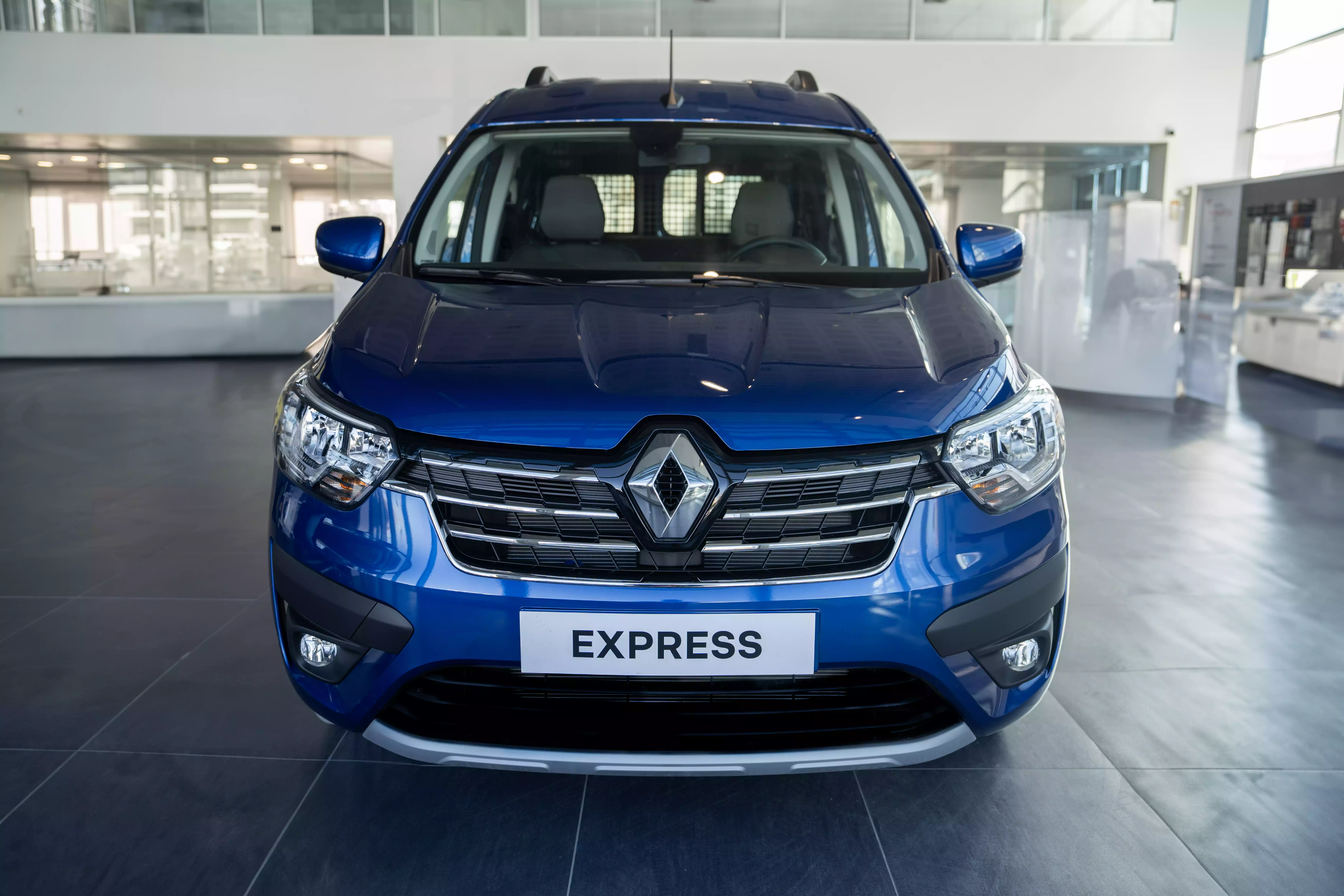 Yeni Renault Express Combi Sıfır Fiyatı ve Teknik Özellikleri