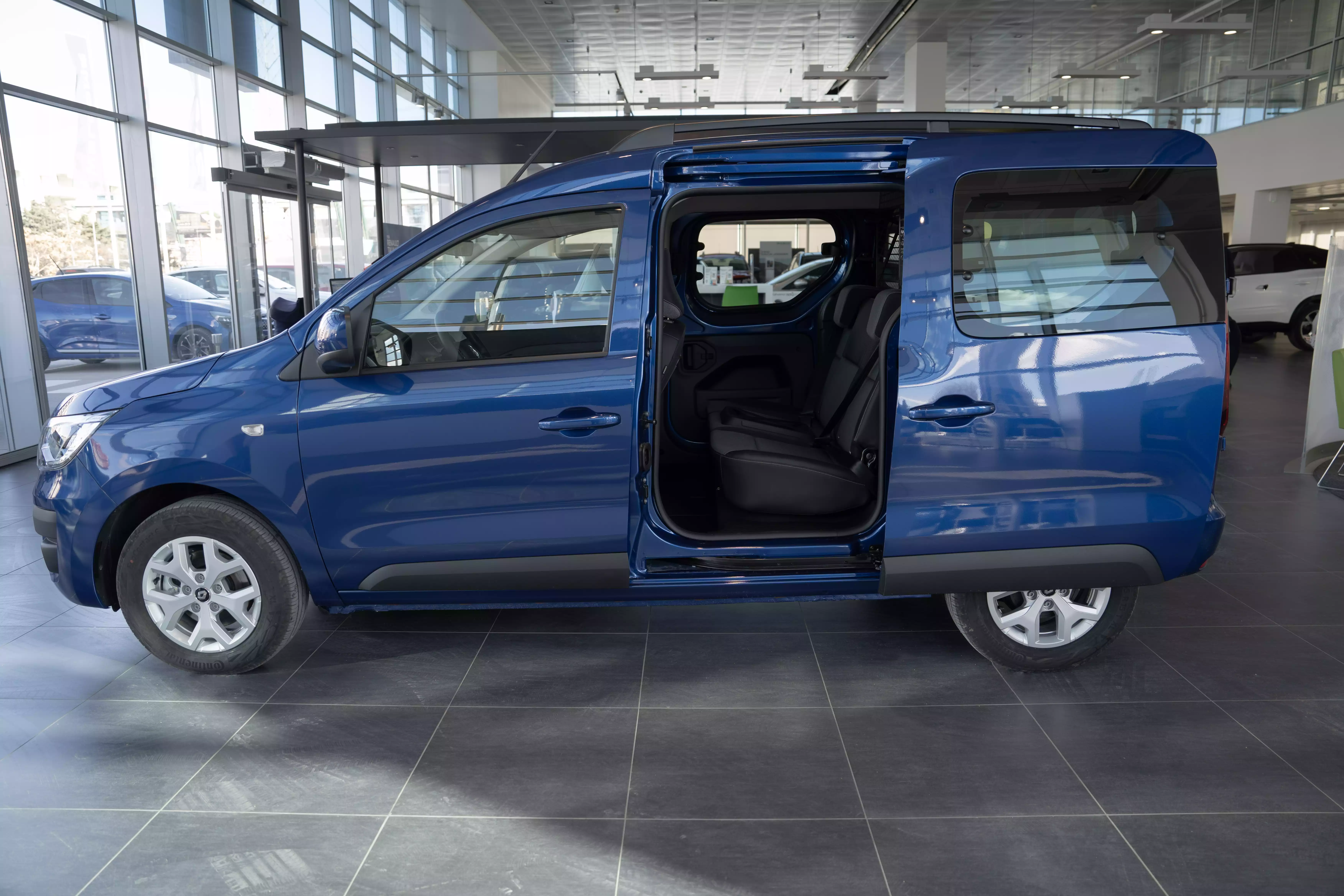 Yeni Renault Express Combi Sıfır Fiyatı ve Teknik Özellikleri