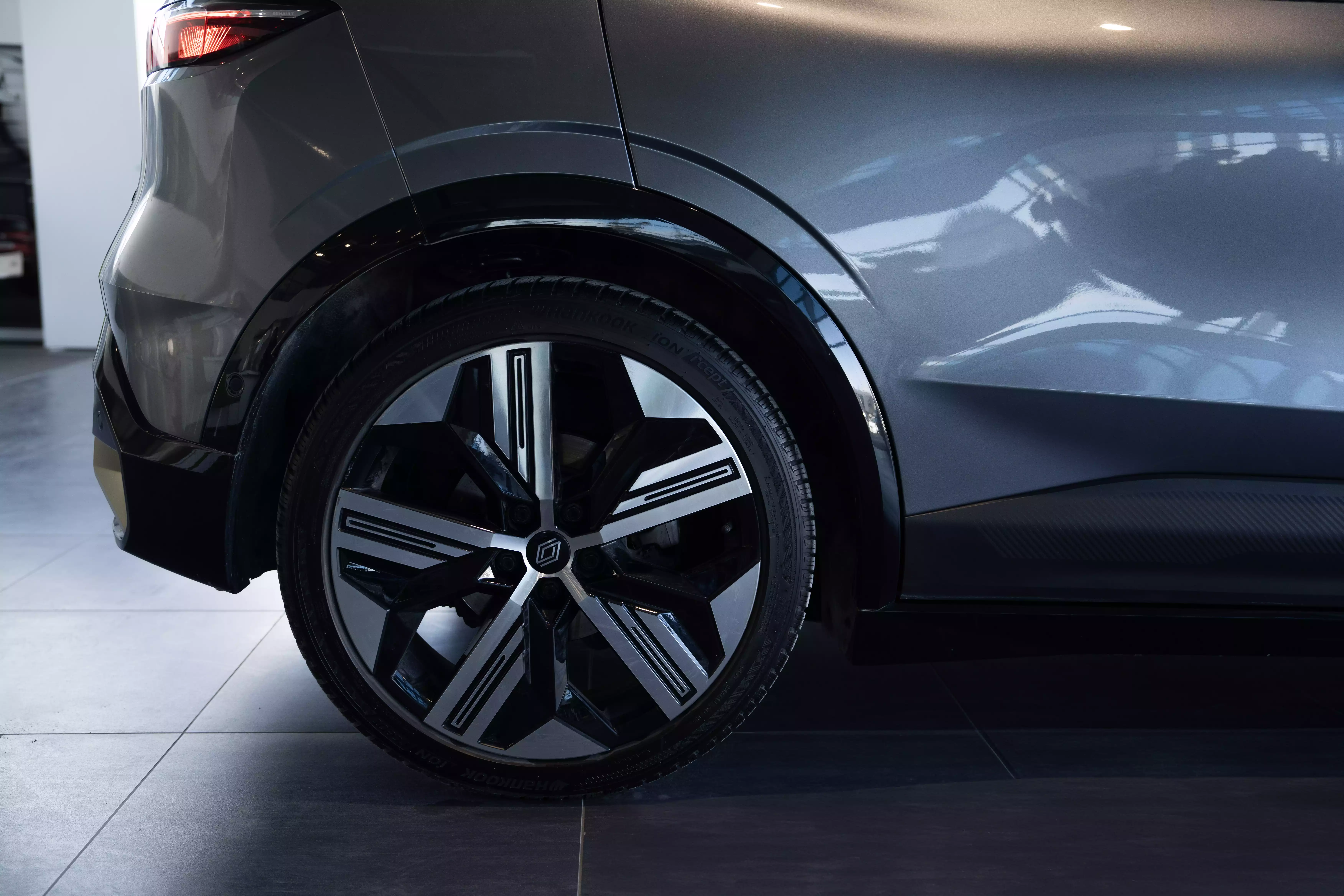 Renault Megane E-Tech Sıfır Fiyatı ve Teknik Özellikleri